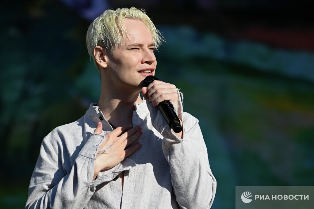 valshev • Путин присвоил звание Заслуженного артиста России певцу Shaman (Ярославу Дронову)